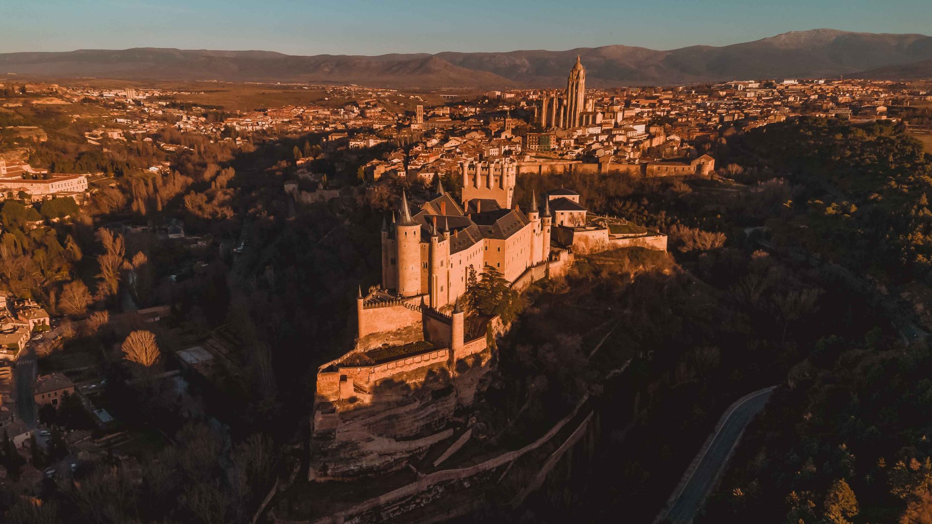 Roteiro de Segóvia: o que visitar em Espanha - Happily Miles Away ...